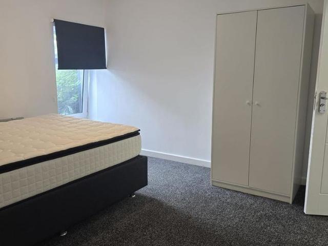 1 bedroom in a house share to rent