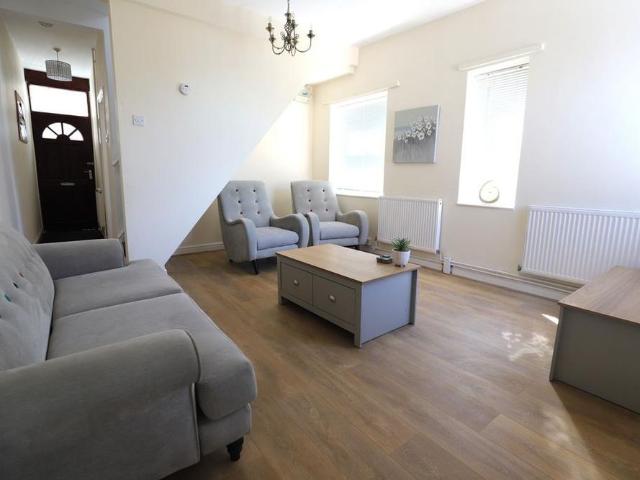 1 bedroom in a house share to rent