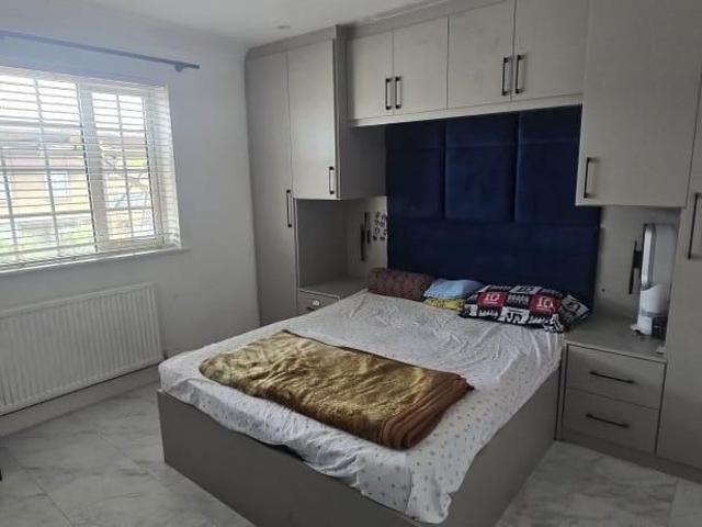 1 bedroom in a house share to rent