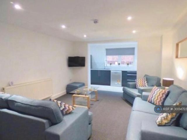 1 bedroom in a house share to rent