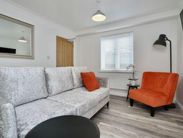 1 bedroom in a house share to rent