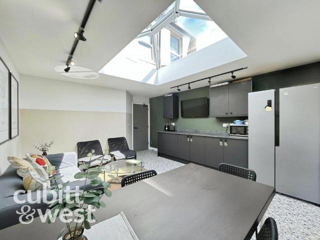 1 bedroom in a house share to rent
