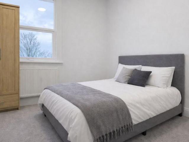 1 bedroom in a house share to rent
