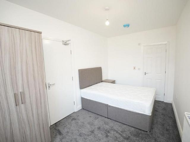 1 bedroom in a house share to rent