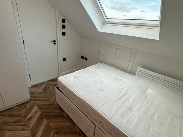 1 bedroom in a house share to rent