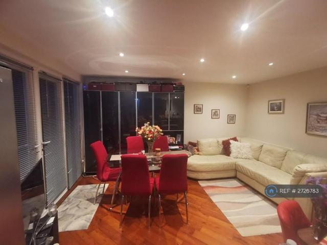 1 bedroom in a house share to rent