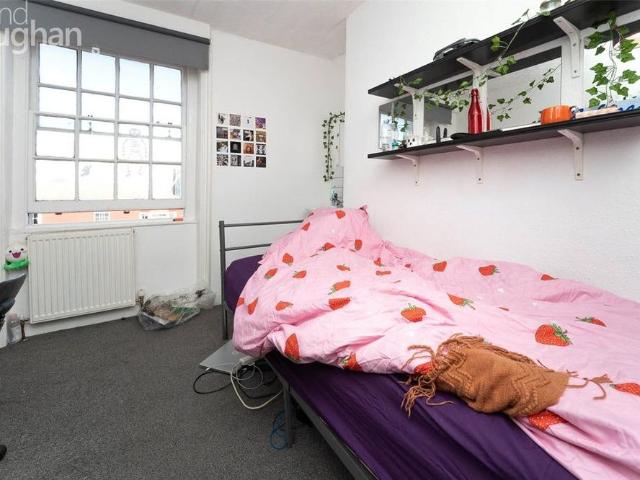 1 bedroom in a house share to rent