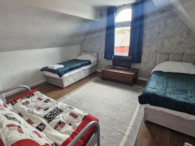 1 bedroom in a house share to rent