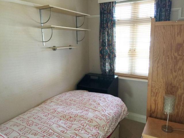 1 bedroom in a house share to rent