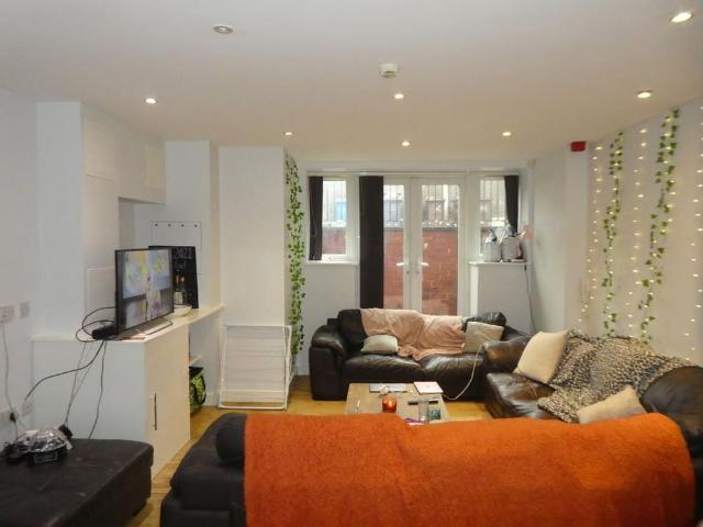 1 bedroom in a house share to rent