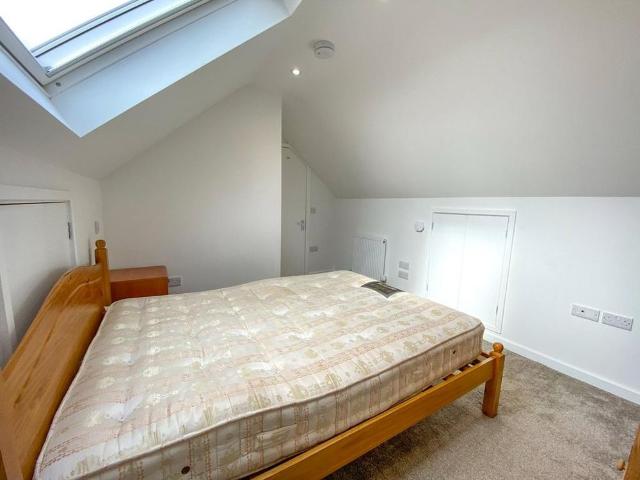 1 bedroom in a house share to rent
