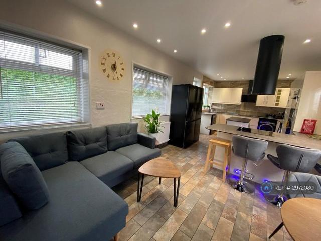 1 bedroom in a house share to rent