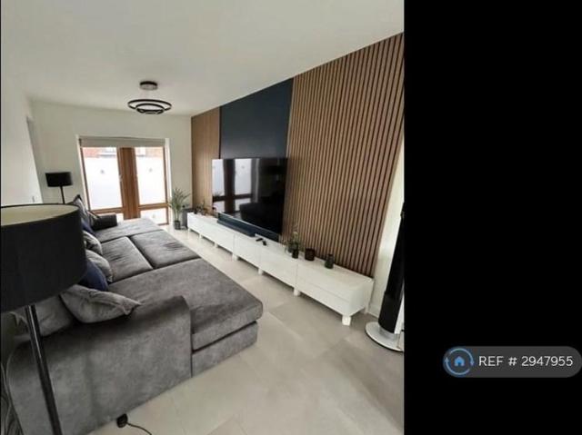 1 bedroom in a house share to rent