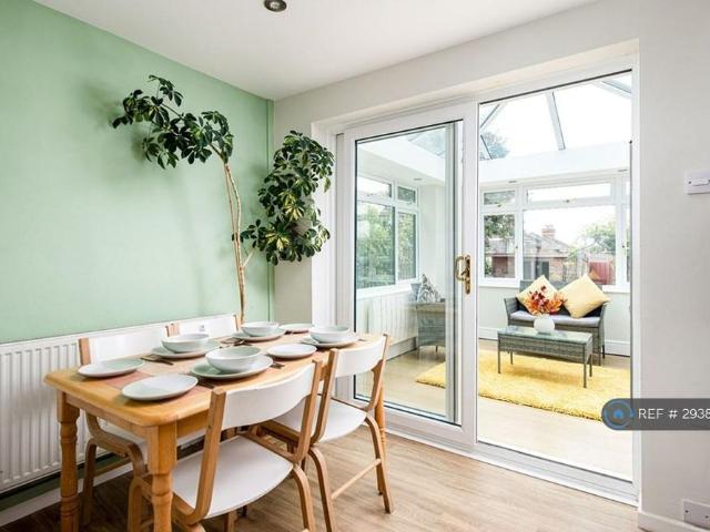 1 bedroom in a house share to rent
