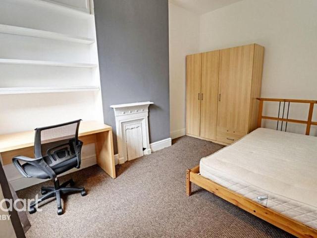 1 bedroom in a house share to rent