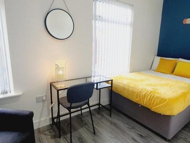 1 bedroom in a house share to rent