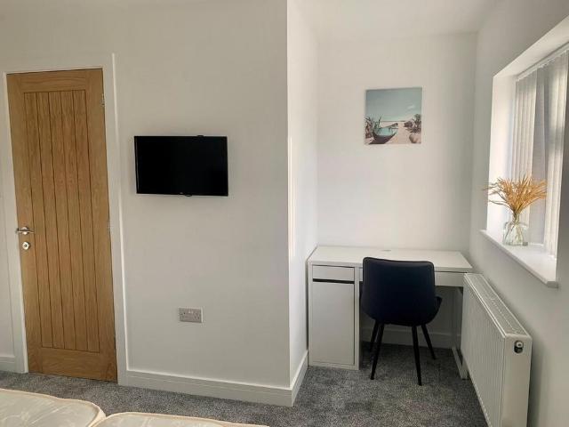 1 bedroom in a house share to rent