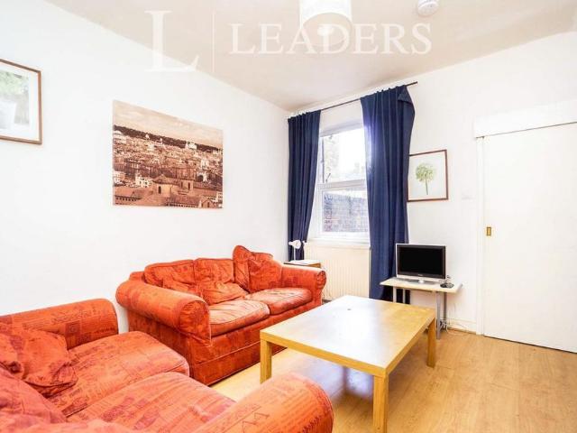 1 bedroom in a house share to rent