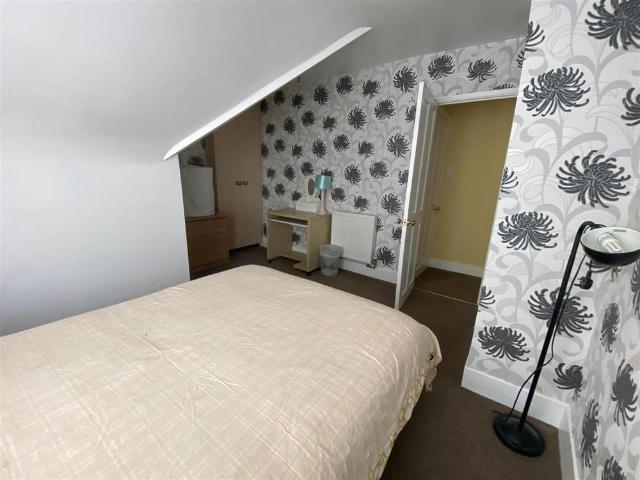 1 bedroom in a house share to rent
