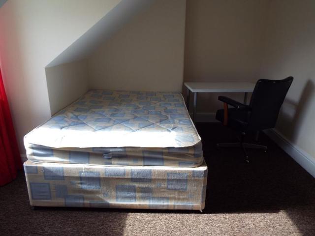 1 bedroom in a house share to rent