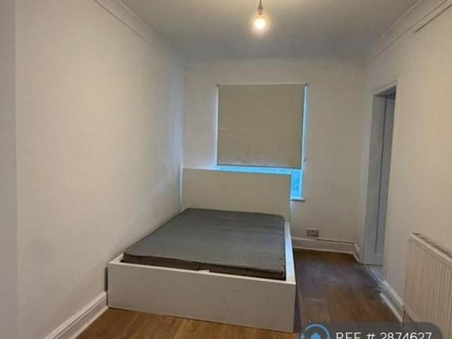 1 bedroom in a house share to rent