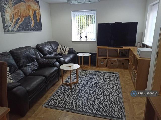 1 bedroom in a house share to rent