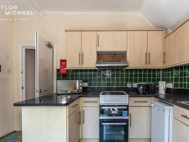 1 bedroom in a house share to rent