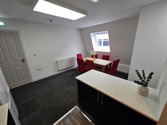 1 bedroom in a house share to rent
