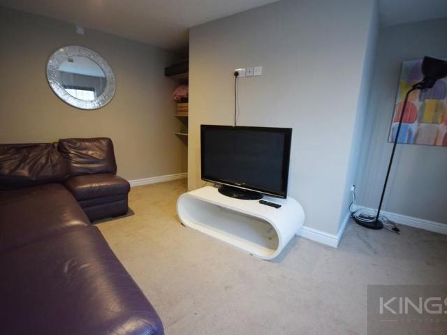 1 bedroom in a house share to rent