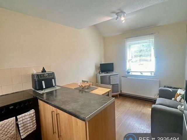1 bedroom in a house share to rent