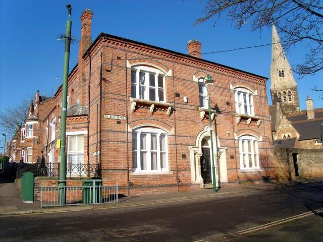 1 bedroom in a house share to rent