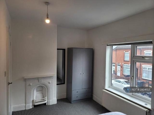 1 bedroom in a house share to rent