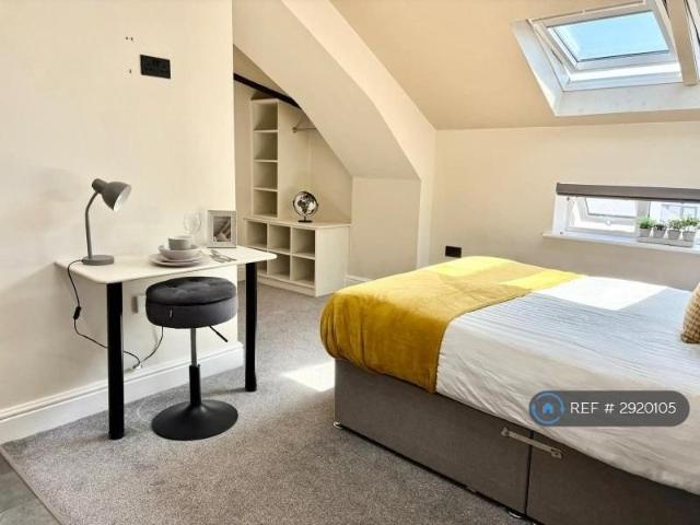 1 bedroom in a house share to rent