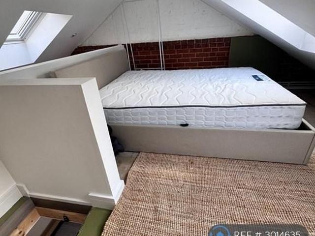 1 bedroom in a house share to rent