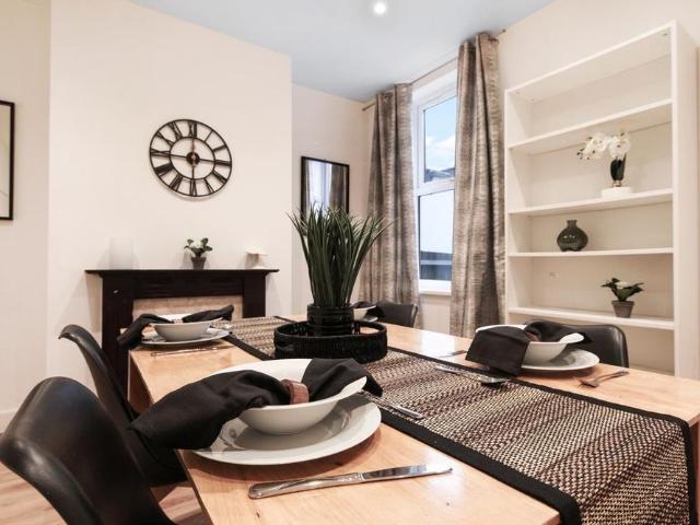 1 bedroom in a house share to rent