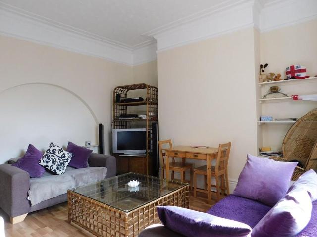 1 bedroom in a house share to rent