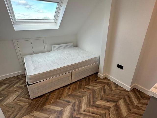 1 bedroom in a house share to rent