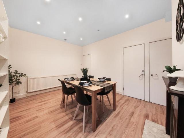 1 bedroom in a house share to rent