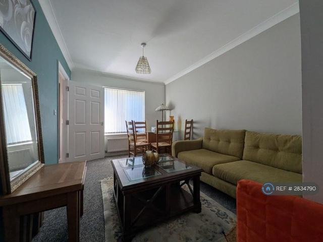 1 bedroom in a house share to rent