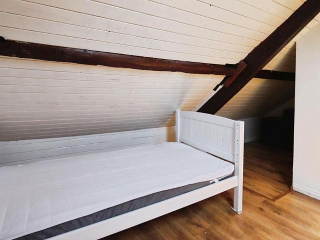 1 bedroom in a house share to rent