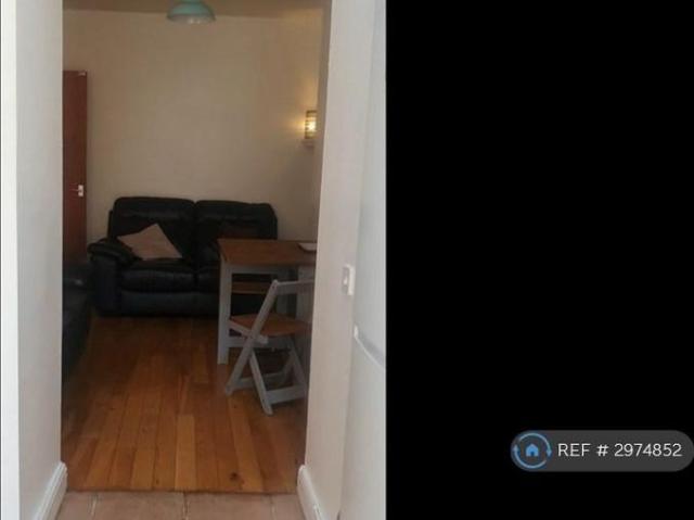 1 bedroom in a house share to rent