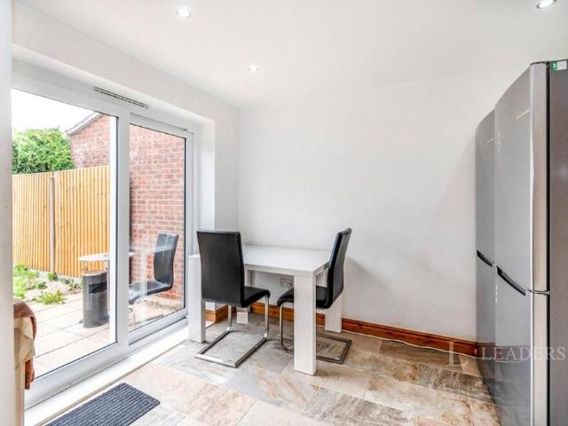 1 bedroom in a house share to rent