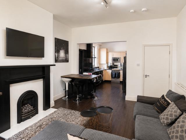 1 bedroom in a house share to rent