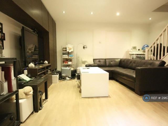 1 bedroom in a house share to rent