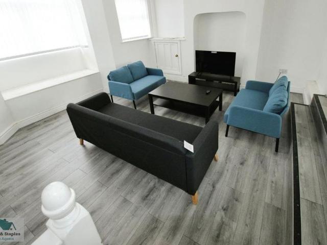 1 bedroom in a house share to rent