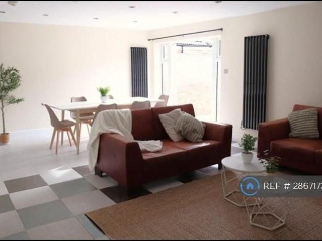 1 bedroom in a house share to rent