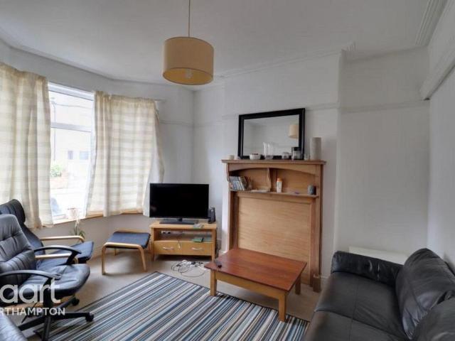 1 bedroom in a house share to rent