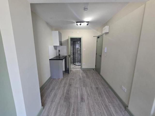 1 bedroom in a house share to rent