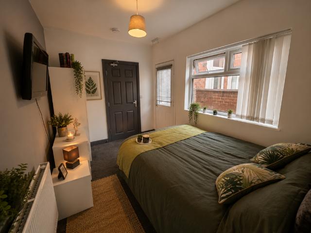 1 bedroom in a house share to rent