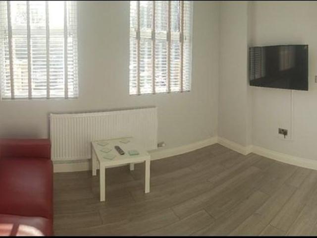 1 bedroom in a house share to rent
